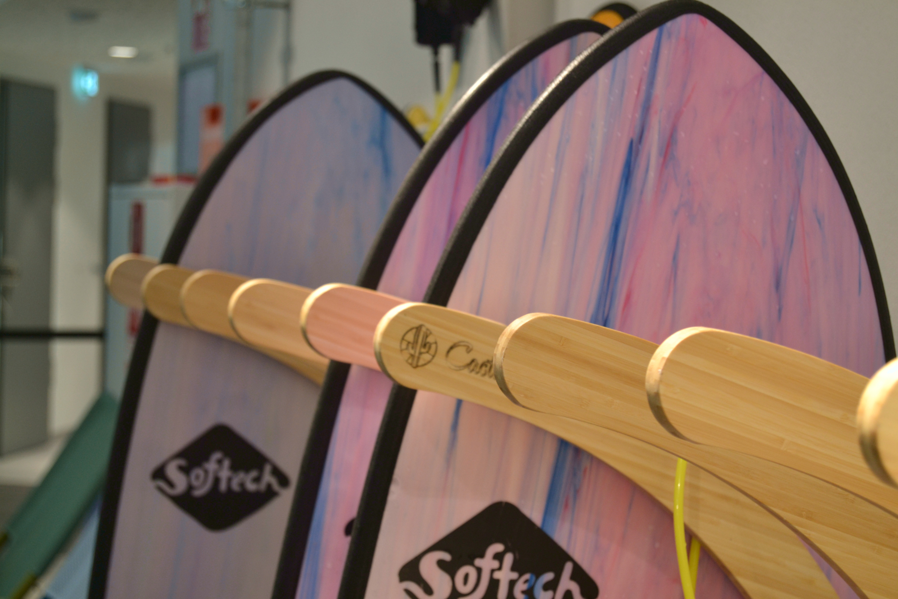 Surfen auf der Hasewelle im Kaufhaus L+T in Osnabrück